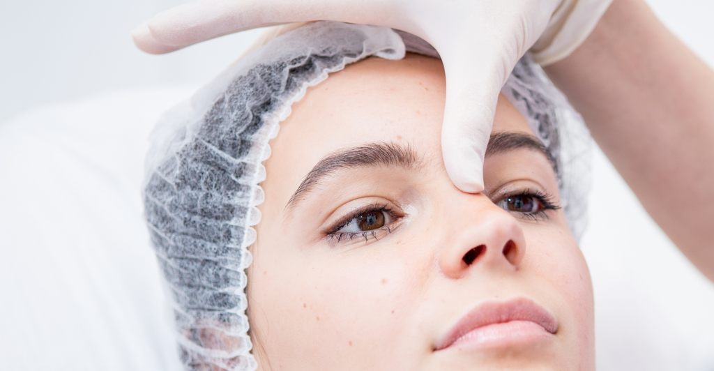 Woman Pays Over $11,000 For Brutal Surgery To Make Her Forehead Smaller