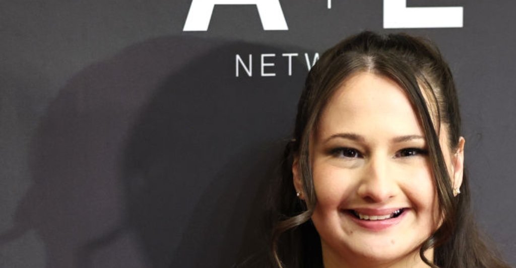 Gypsy Rose Appears To Rekindle Romance With Her Ex-Fiancé Ken Urker