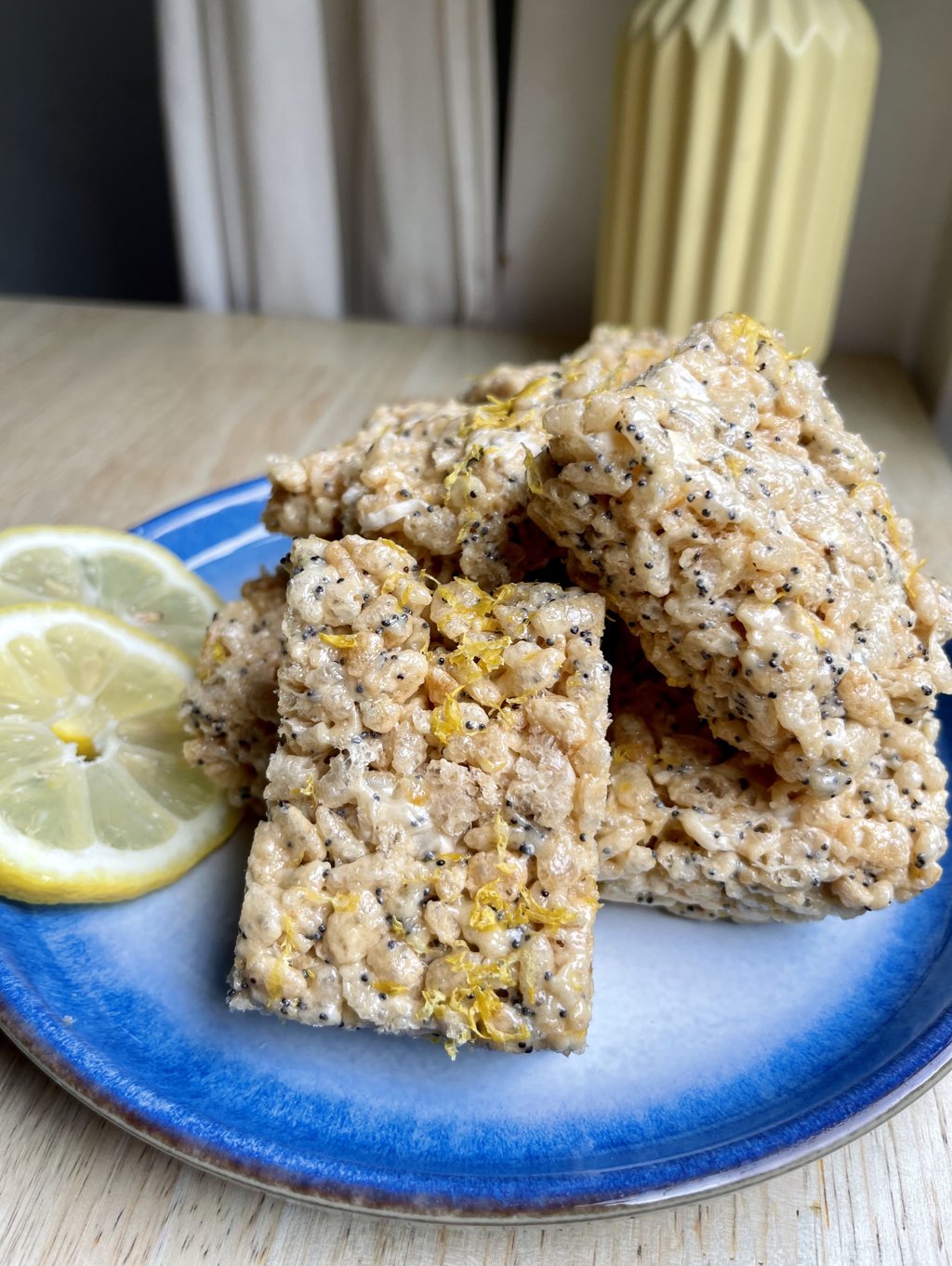 Lemon and Poppy seed Rice Crispy Cakes